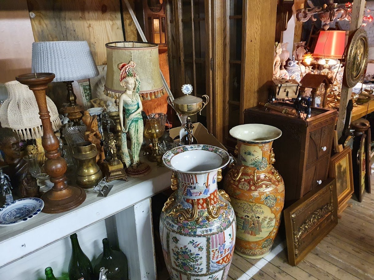 Wyprawy po antyki i starocie, zabytkowe żyrandole, rustykalne kinkiety ...