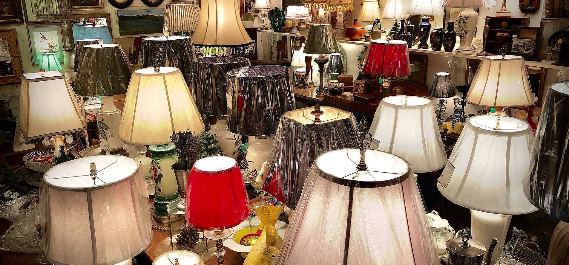 Antyczne lampy stołowe - jak wybrać? - ☑️ Sklep z antykami i zabytkami online EuroAntyki.pl