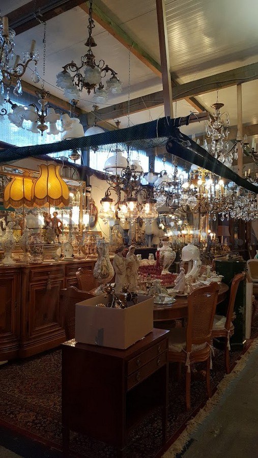 Wyprawy po antyki i starocie, zabytkowe żyrandole, rustykalne kinkiety ...